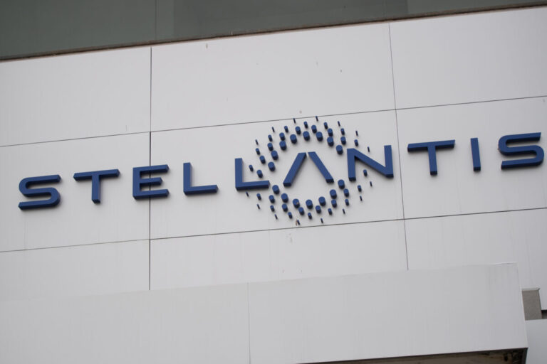 Stellantis recalls 700 thousand vehicles due to potential fire risk ...